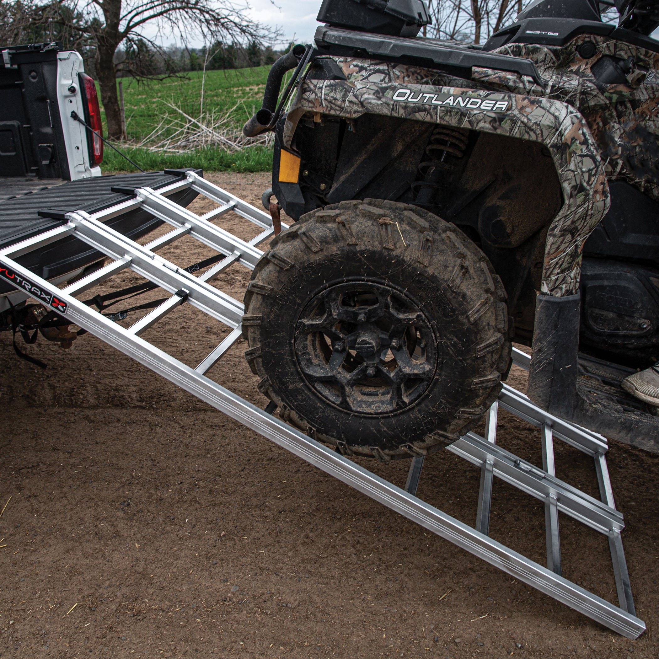 YUTRAX 78” Tri-Fold Ramp, Aluminum Tri-Fold Ramp, 1750 lb. Capacity ...