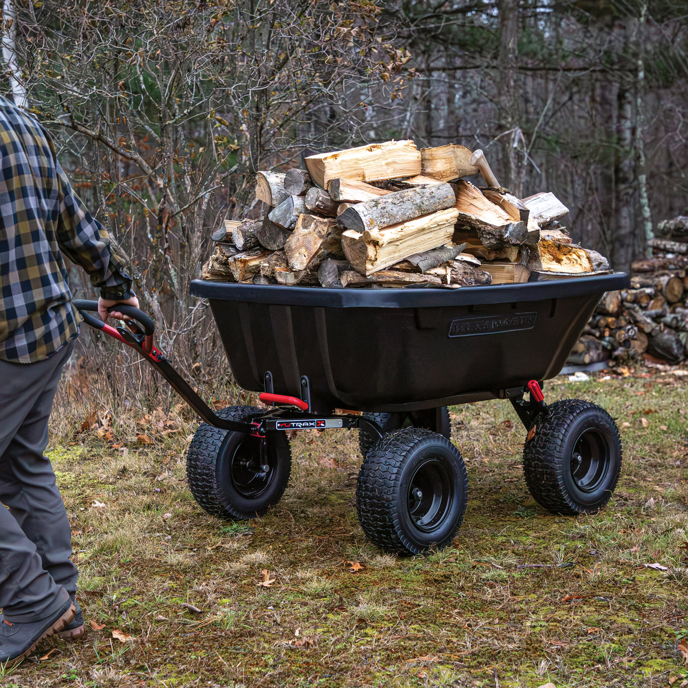 YUTRAX® Work Wagon™ 16 cu. ft. Towable Poly Cart