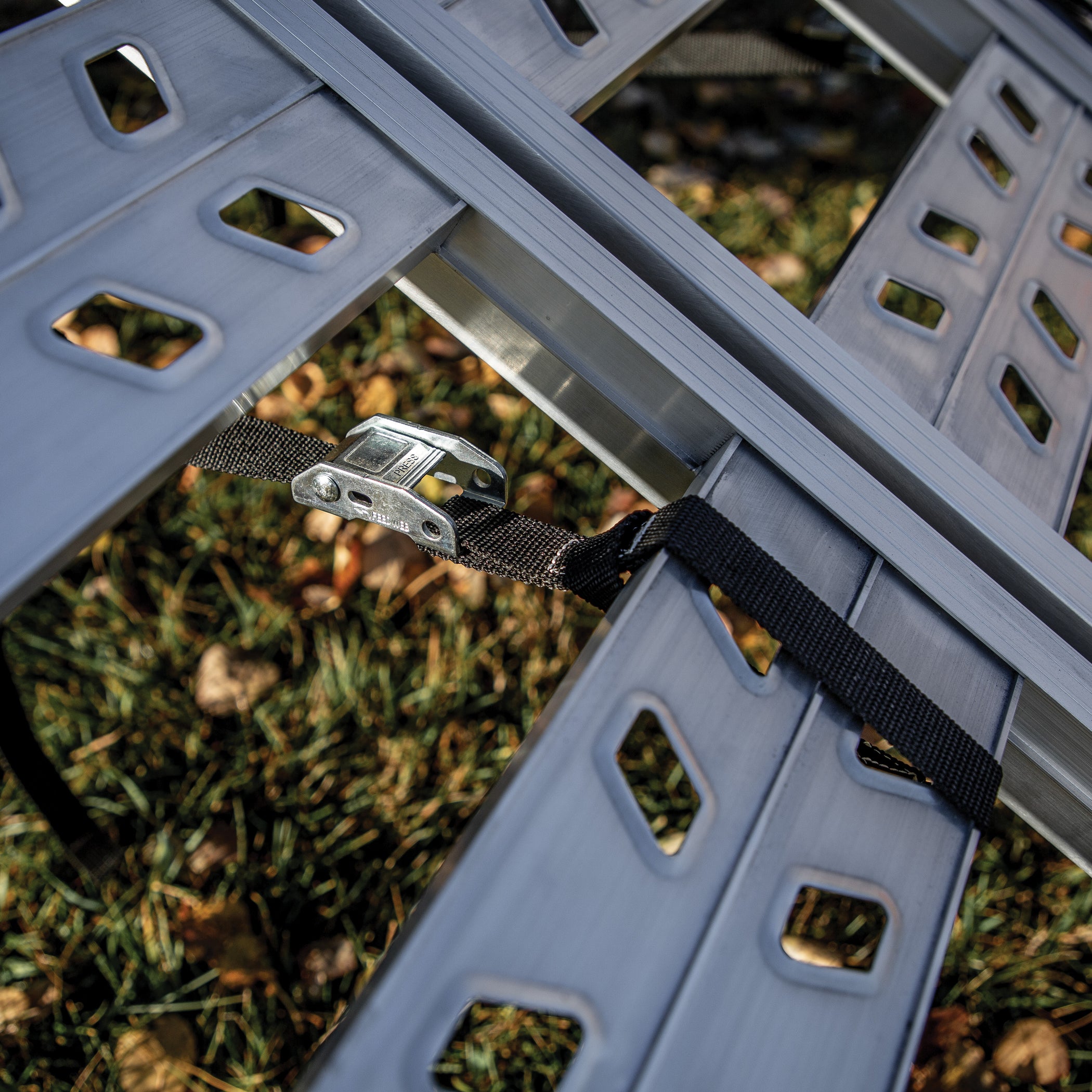 YUTRAX 69” Tri-Fold Ramp, High-Strength Extruded Aluminum, 2200 lb ...