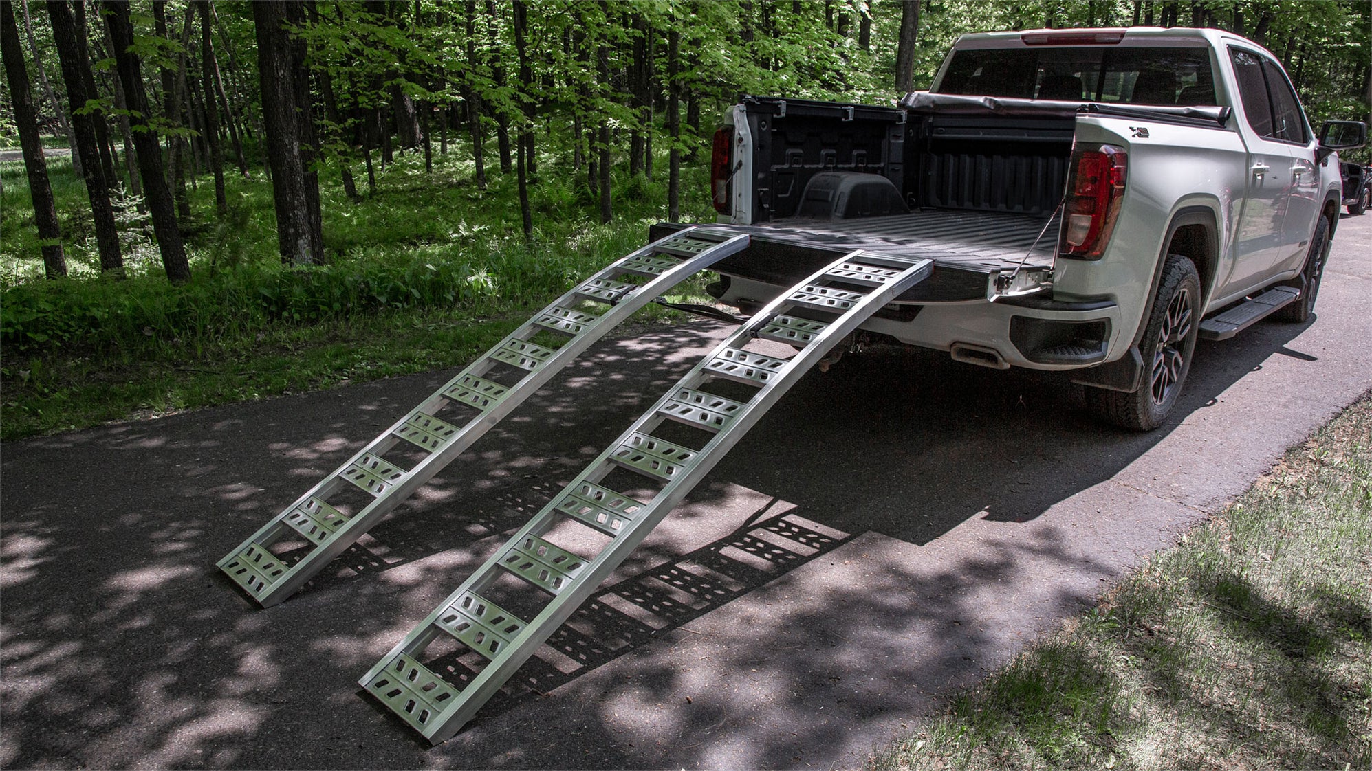 YUTRAX 90” Arched Ramps, High-Strength Extruded Aluminum, 1500 lb. Load ...